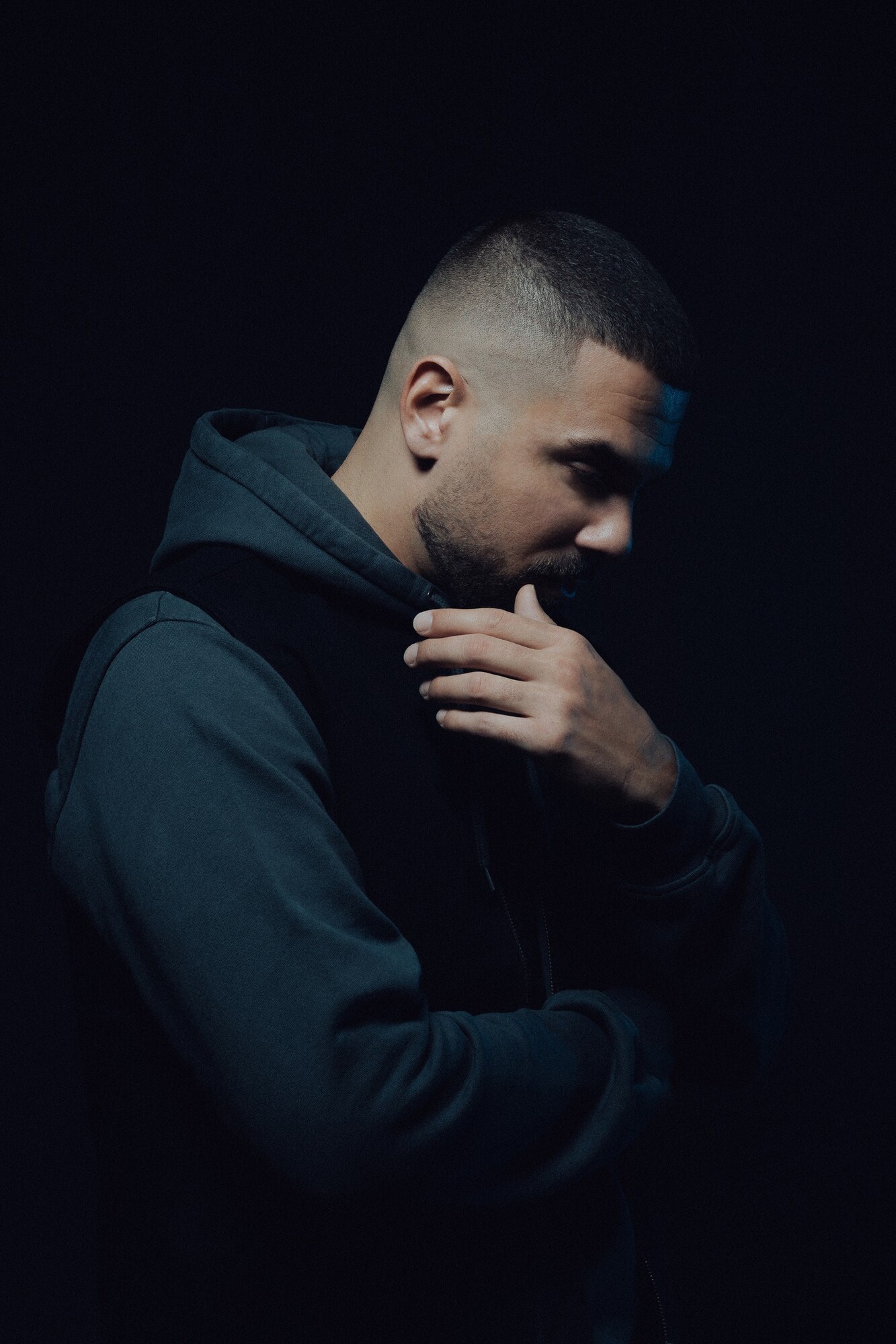 Ektor je zpět! Vydává album Detektor III, hostují na něm Sergei ... Ektor je zpět! Vydává album Detektor III, hostují na něm Sergei ...